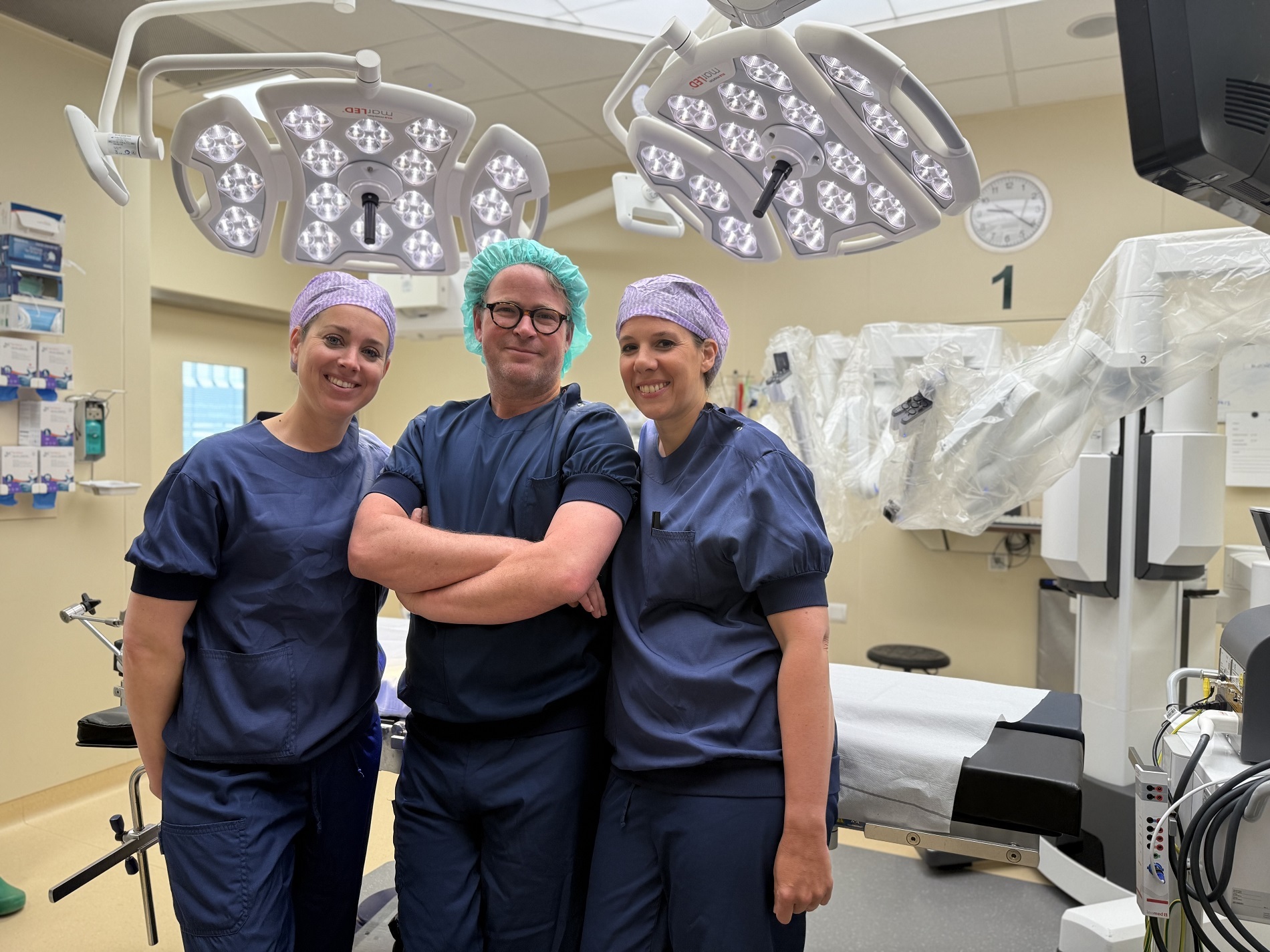 Unieke borstoperatie met robot zonder littekens | Deventer Ziekenhuis